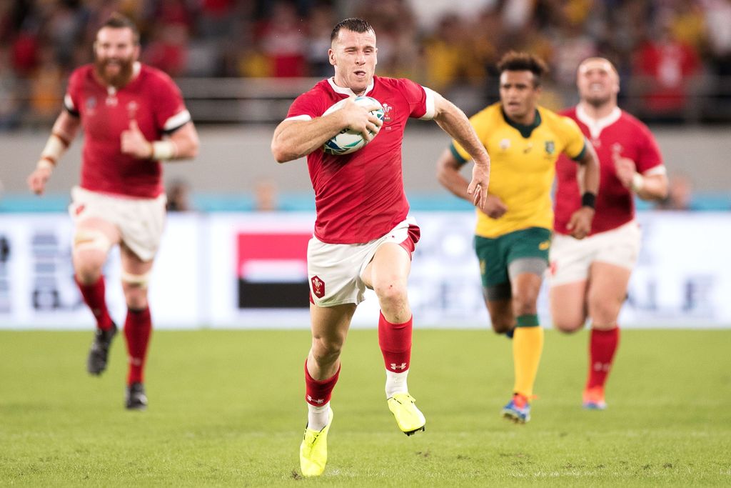 Mind the gap: how Gareth Davies rolled the dice and won | World Rugby