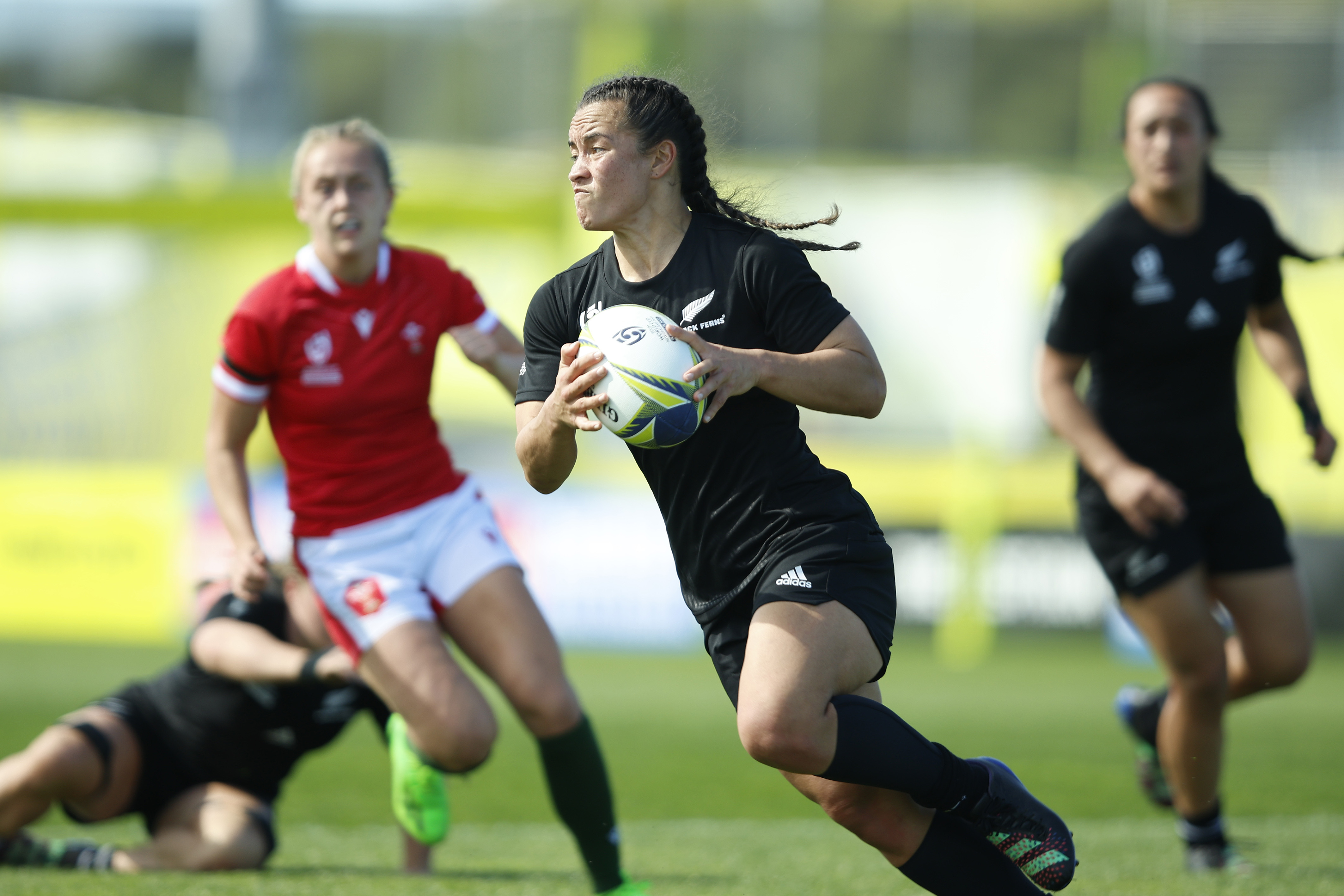 Dominant New Zealand sweep aside Wales